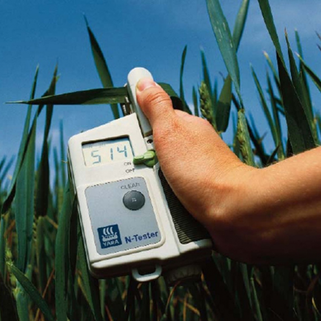 N-TESTER® and briefcase (Nitrogen Control of Crops) - Farm Store