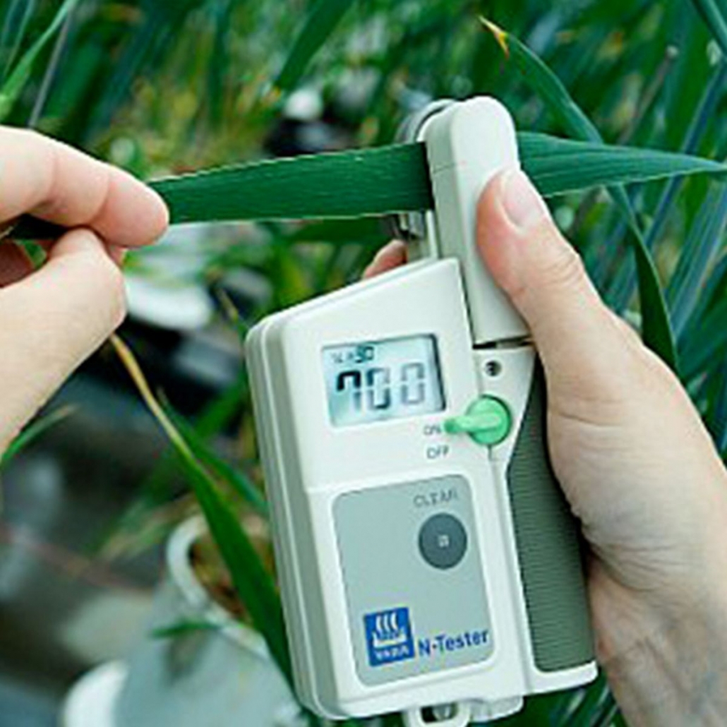 N-TESTER® and briefcase (Nitrogen Control of Crops) - Farm Store